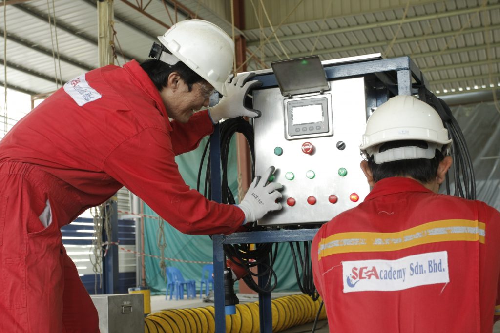 Master Control Panel (MCP) Habitat - Seacademy
